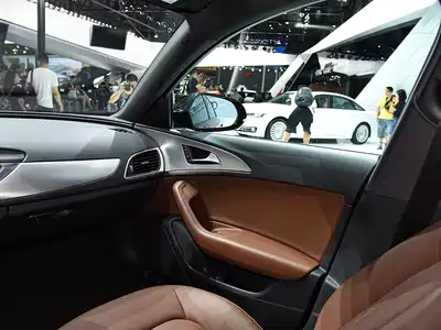 奥迪A6L 2018款 30周年年型 35 TFSI 运动型 奥迪 16/17张图片大全_汽车座椅图库-汽车之家