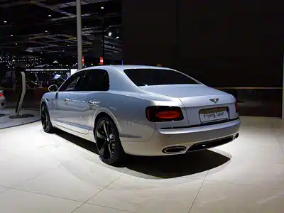 飞驰 2017款 6.0T W12 S 标准型 宾利 3/8张图片大全_汽车外观图库-汽车之家