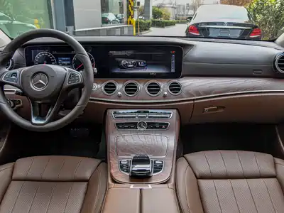 奔驰E级 2018款 改款 E 200 L 奔驰 3/57张图片大全_汽车中控图库_栗棕色/咖啡棕-汽车之家