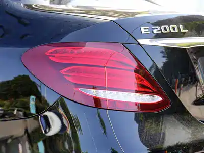 奔驰E级 2019款 E 200 L 4MATIC 奔驰 12/18张图片大全_汽车细节图库-汽车之家