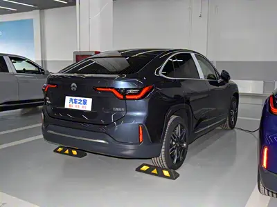 蔚来EC6 2020款 605KM 运动版 蔚来 5/5张图片大全_汽车外观图库_南极星蓝-汽车之家