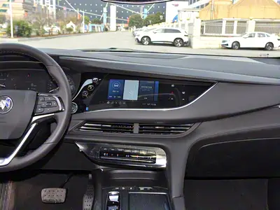 昂科旗 2023款 652T 四驱尊贵型 7座 别克 3/49张图片大全_汽车内饰图库-汽车之家