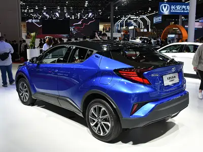 奕泽IZOA 2021款 双擎 2.0L 奕炫版 丰田 5/13张图片大全_汽车外观图库_黑色/宝石蓝-汽车之家