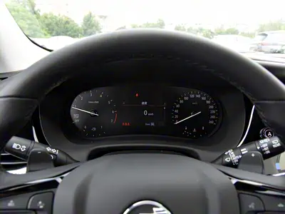 昂科旗 2022款 652T 四驱尊贵型 7座 别克 11/63张图片大全_汽车中控图库-汽车之家