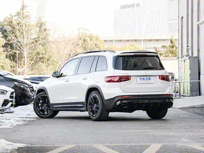 奔驰GLB AMG 2024款 AMG GLB 35 4MATIC 奔驰 5/7张图片大全_汽车外观图库_次元白-汽车之家