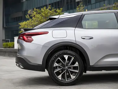 凡尔赛C5 X 2021款 1.6T 耀不凡 雪铁龙 8/31张图片大全_汽车官图图库-汽车之家