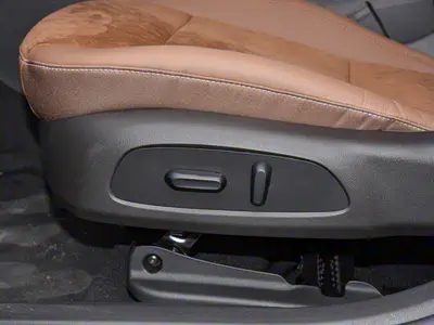 君威 2022款 552T 智享型 别克 13/54张图片大全_汽车座椅图库-汽车之家