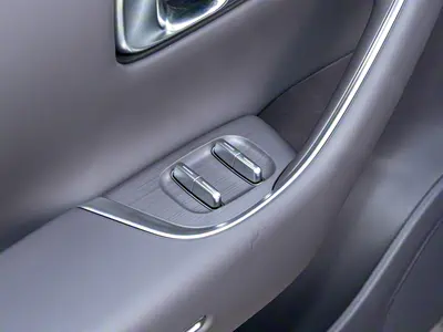 零跑C16 2026款 纯电 580尊享版 6座 零跑汽车 6/71张图片大全_汽车座椅图库-汽车之家