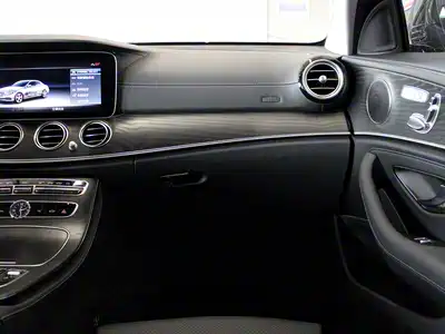 奔驰E级 2018款 改款 E 200 L 运动型 奔驰 4/27张图片大全_汽车内饰图库-汽车之家