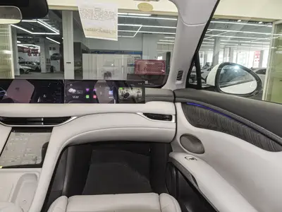 智己LS6 2025款 超强性能灵蜥智享剧院版 智己汽车 4/74张图片大全_汽车内饰图库-汽车之家