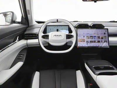 东风风神L7 2025款 205超长续航尊享型 东风风神 2/97张图片大全_汽车内饰图库-汽车之家