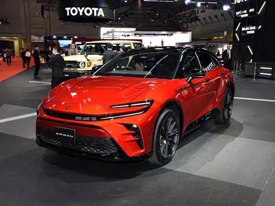 皇冠SPORT新能源 2024款 PHEV RS 日本版 丰田 1/7张图片大全_汽车外观图库-汽车之家