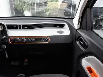 宏光MINIEV 2020款 悦享款 磷酸铁锂 五菱汽车 4/36张图片大全_汽车内饰图库-汽车之家