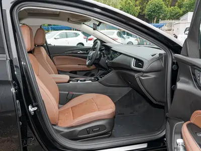 君威 2023款 552T 智享型 别克 32/57张图片大全_汽车座椅图库-汽车之家