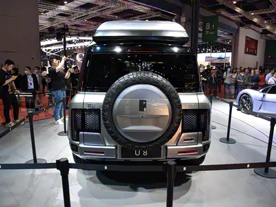 仰望U8 2024款 越野玩家版 仰望 17/22张图片大全_汽车外观图库-汽车之家