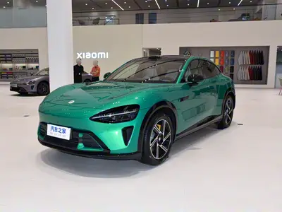 小米YU7 2025款 超长续航后驱版 小米汽车 1/8张图片大全_汽车外观图库_宝石绿-汽车之家