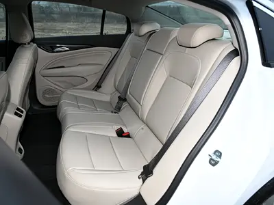 君威 2021款 552T 精英型 别克 21/43张图片大全_汽车座椅图库-汽车之家