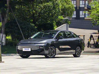 零跑B01 2025款 650激光雷达版 零跑汽车 1/8张图片大全_汽车外观图库_天幕灰-汽车之家