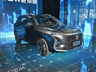 荣威RX5 MAX 2022款 2.0T 自动有为至尊版 荣威 11/14张图片大全_汽车外观图库-汽车之家