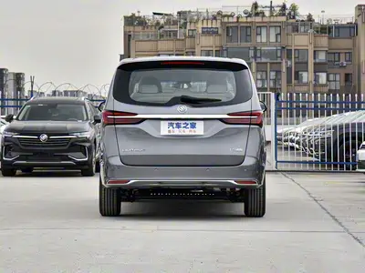 别克GL8 2022款 陆上公务舱 652T 舒适型 别克 13/27张图片大全_汽车外观图库-汽车之家