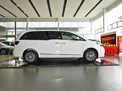 别克GL8 2020款 陆上公务舱 652T 豪华型 别克 4/7张图片大全_汽车外观图库_雪域白-汽车之家