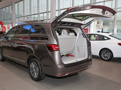 别克GL8 2022款 陆上公务舱 652T 尊贵型 别克 42/45张图片大全_汽车座椅图库-汽车之家