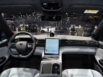 蔚来EC6 2020款 440KM 签名版 蔚来 1/41张图片大全_汽车中控图库_黑色/极速灰-汽车之家