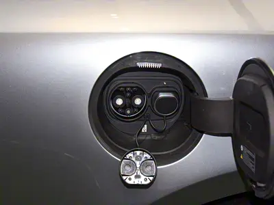 仰望U7 2025款 EV 四座旗舰版 仰望 31/88张图片大全_汽车细节图库-汽车之家