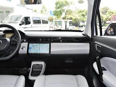 零跑T03 2023款 310轻享版 零跑汽车 4/44张图片大全_汽车内饰图库_森林灰-汽车之家