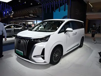 腾势D9 2022款 EV 600 四驱旗舰型 腾势 1/6张图片大全_汽车外观图库_皓日白-汽车之家