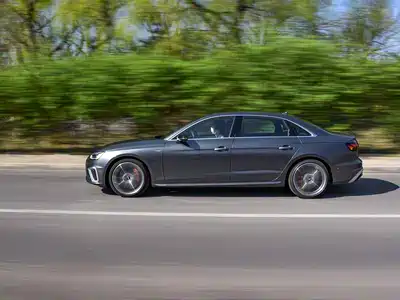 奥迪A4L 2020款 45 TFSI quattro 臻选动感型 奥迪 3/5张图片大全_汽车评测图库-汽车之家