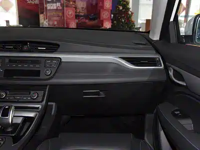 帝豪新能源 2018款 EV450 进取型 吉利汽车 4/31张图片大全_汽车内饰图库-汽车之家