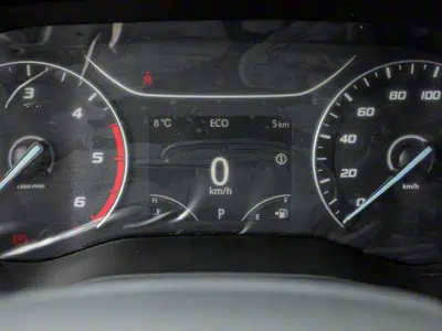 江铃福顺 2025款 2.0T 8AT柴油短轴低顶商运型多功能乘用车5/6座双开尾门 江铃 16/27张图片大全_汽车内饰图库-汽车之家