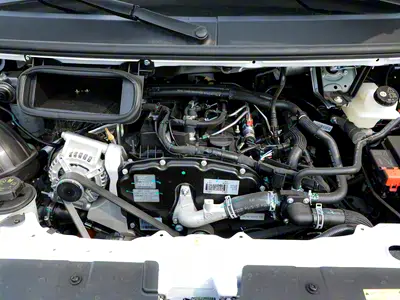 江铃福顺 2025款 2.0T 8AT柴油短轴中顶商运型厢式运输车2/3座 江铃 4/53张图片大全_汽车细节图库-汽车之家