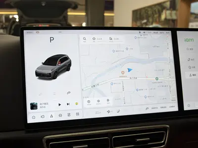 理想L8 2025款 Pro 智能焕新版 理想汽车 18/87张图片大全_汽车内饰图库-汽车之家