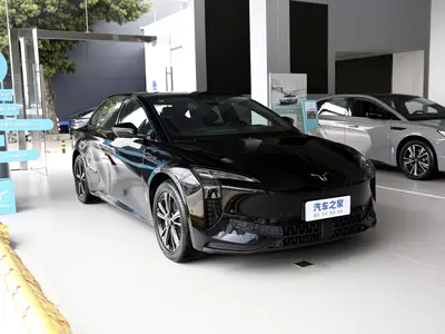 红旗EH7 2024款 820 Pro 红旗 3/7张图片大全_汽车外观图库_魅夜黑二代-汽车之家