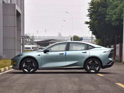 深蓝SL03 2025款 纯电精英型 深蓝汽车 4/32张图片大全_汽车外观图库-汽车之家