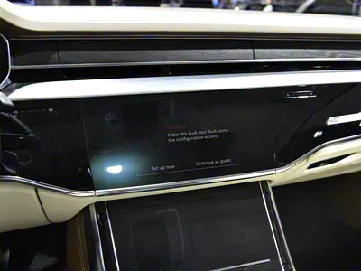 奥迪A8 2024款 A8L Horch创始人版 60TFSI 奥迪 28/32张图片大全_汽车内饰图库-汽车之家