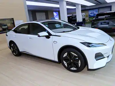 深蓝SL03 2025款 纯电经典版 深蓝汽车 16/24张图片大全_汽车外观图库-汽车之家