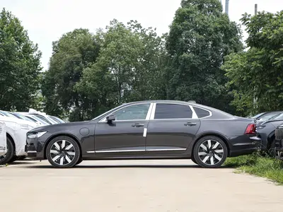 沃尔沃S90插电式混动 2025款 插电式混动 四驱长续航智雅豪华版 沃尔沃 12/63张图片大全_汽车外观图库-汽车之家