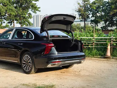 红旗H5 2025款 2.0T 自动旗畅50万辆纪念版 红旗 92/97张图片大全_汽车座椅图库-汽车之家