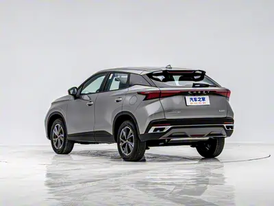 瑞虎5x 2025款 高能版 1.5T CVT豪华型 奇瑞 5/8张图片大全_汽车外观图库_钻石银-汽车之家