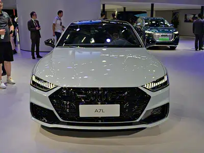 奥迪A7L 2024款 55 TFSI quattro 旗舰型 奥迪 2/6张图片大全_汽车外观图库_黑/箭羽灰-汽车之家