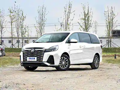 别克GL8 2023款 陆上公务舱 尊贵型 别克 17/32张图片大全_汽车外观图库-汽车之家