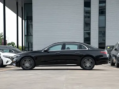 奔驰E级 2025款 E 260 L 奔驰 4/8张图片大全_汽车外观图库_曜岩黑-汽车之家