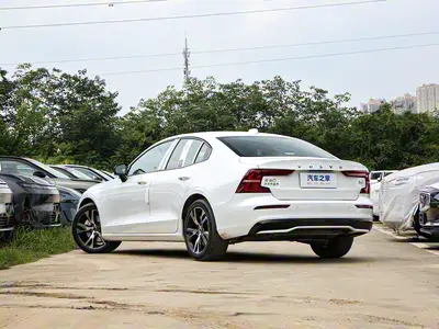 沃尔沃S60 2025款 B4 智远运动版 沃尔沃 5/49张图片大全_汽车外观图库-汽车之家