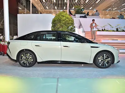 红旗EH7 2024款 820 Pro荣耀版 红旗 8/218张图片大全_汽车车展图库-汽车之家