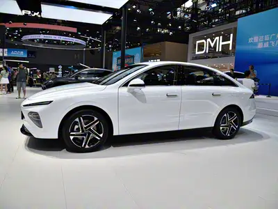 荣威D7 2025款 EV 510km 后驱领航版 荣威 4/8张图片大全_汽车外观图库-汽车之家