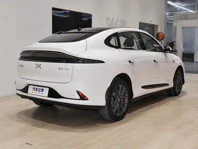 智己LS6 2025款 灵蜥智驾版 智己汽车 45/54张图片大全_汽车外观图库-汽车之家