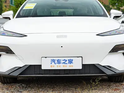 银河E8 2024款 550km 后驱MAX 吉利银河 28/352张图片大全_汽车细节图库-汽车之家